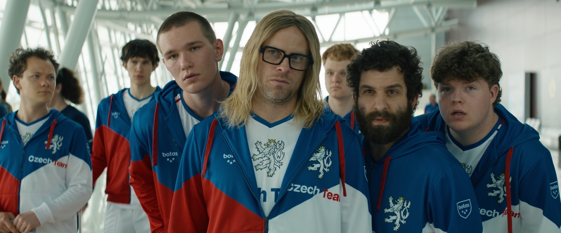 Zoufalý otec a totálně šílený plán: Nový film Dream Team o tom, jak se ...